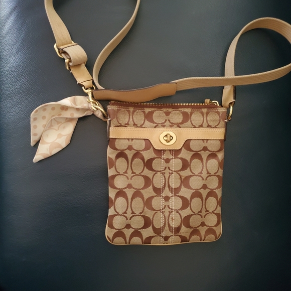 Coach | Bags | Nice Vintage Coach Logo Crossbody | Poshmark